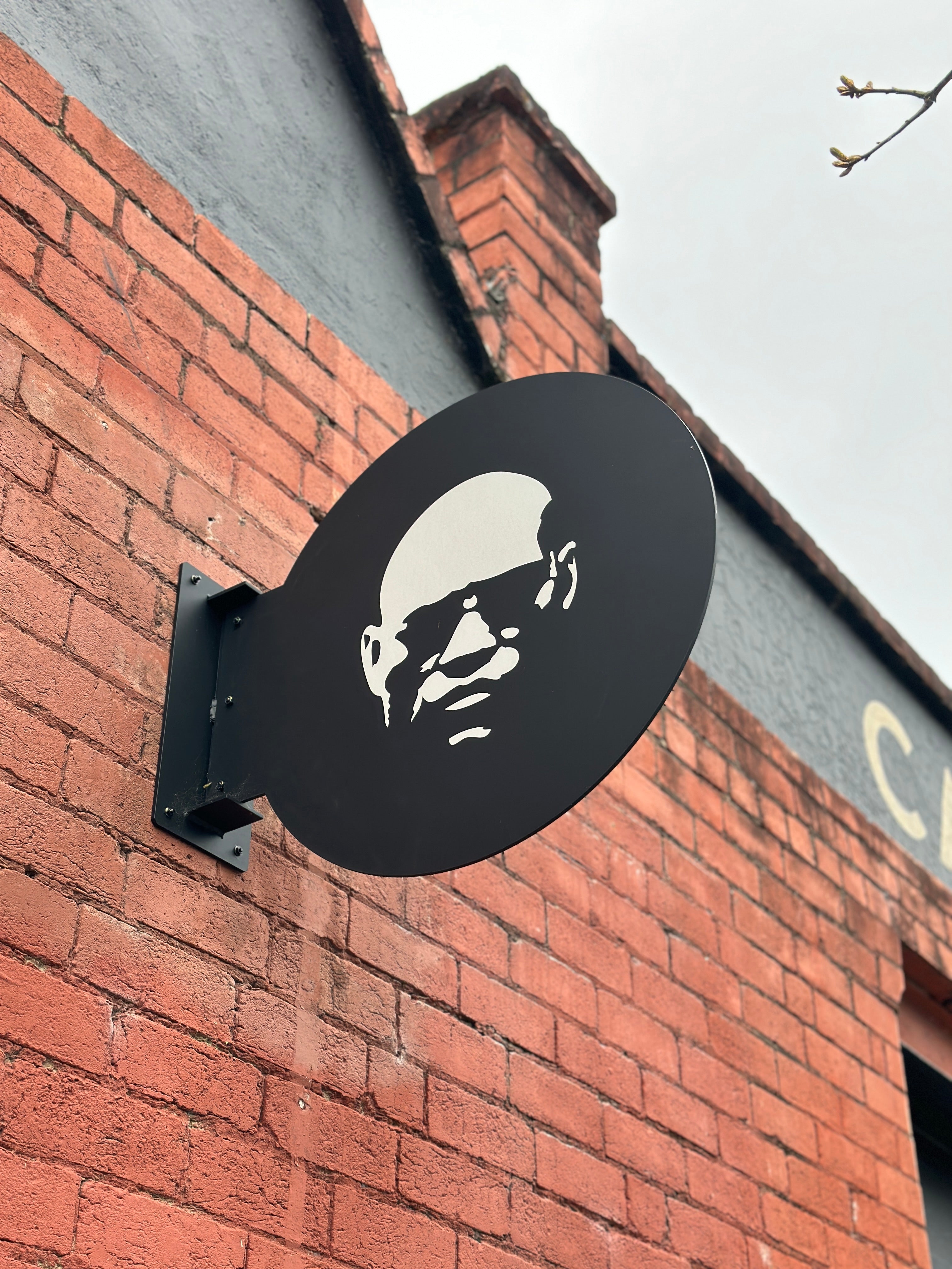 Circle Projection Sign – The Garage Signshop